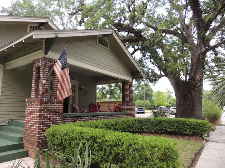 Charming Oakleigh Efficiency Private Entry Monthly - Mobile, AL