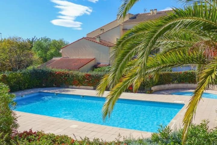 Studio Dans Golfe De St-tropez,plage 10min à Pieds - Gassin
