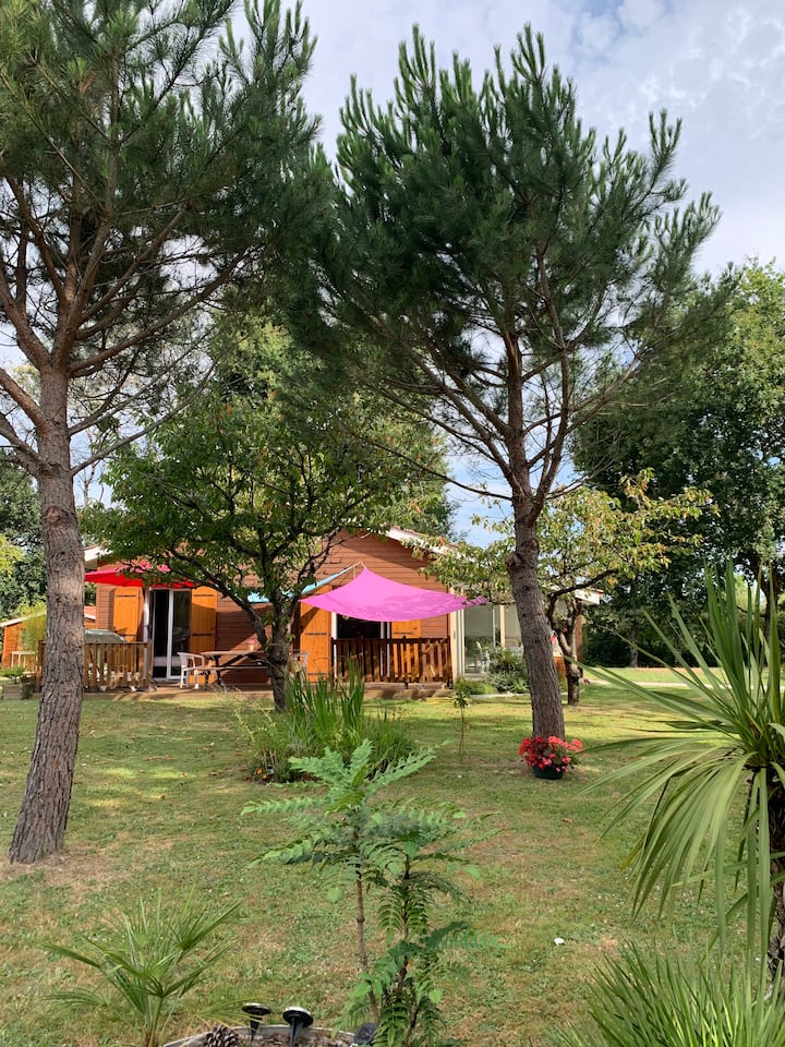 Chalet Situé Dans Un éCrin De Verdure à Créon. - Créon