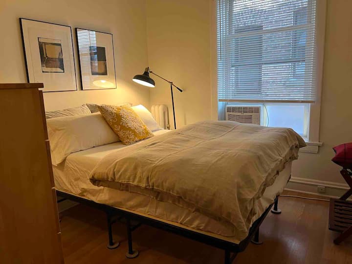 1 Room 1 Bath E Rogers Park Nr Evanston Lake & Nu - Evanston, IL