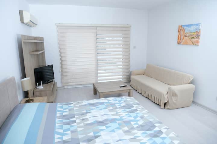 Modern, Cozy, Clean And Recently Renovated Studio. - Kyrenia