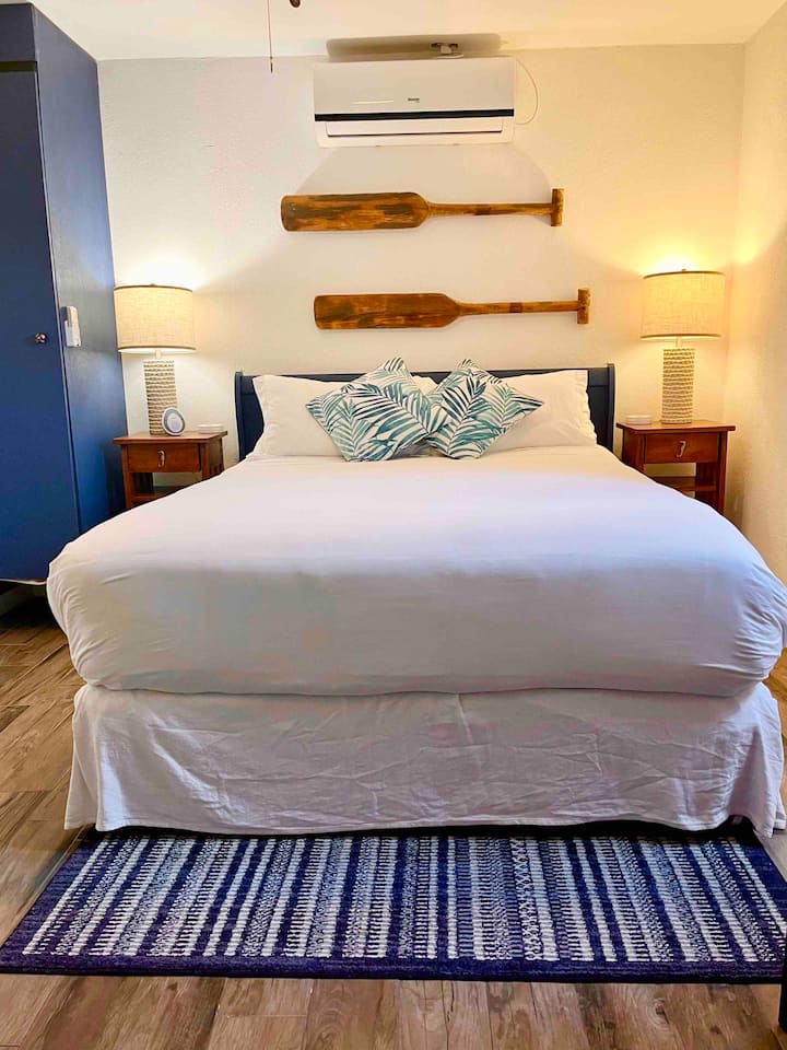 *Seas The Day*cozy Island Oasis & Private Garden - Nassau