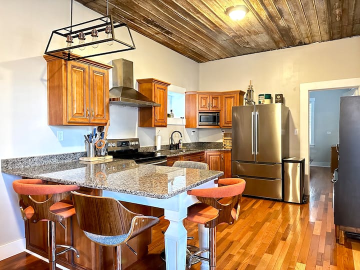 Charming Downtown Nulu Neighborhood Home - Louisville, KY