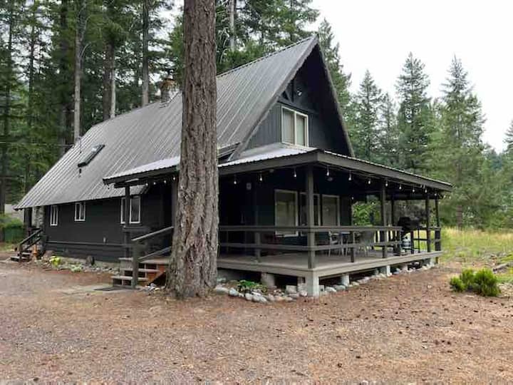 Riverfront Cabin With Wifi - Packwood, WA