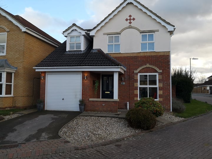 3 Bed House, Cheltenham Races. Includes Free Taxi! - 페인스윅