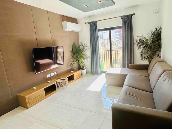 Cosy Home Close To The Sea, King-size Bed - Malta