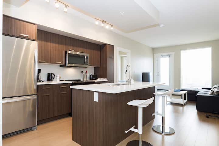 New Fox2 Tower 2 Bed 2 Bath Condo W U/g Parking - Alberta