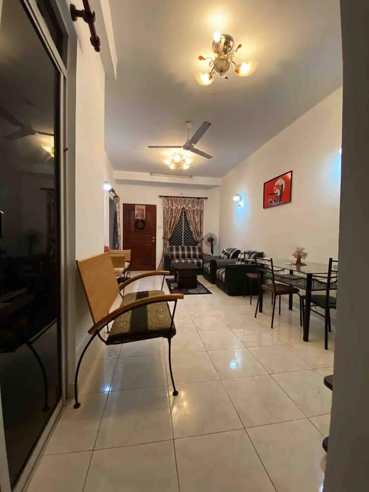 Stay Salty- Private Room Ocean/ Sunset View - Colombo