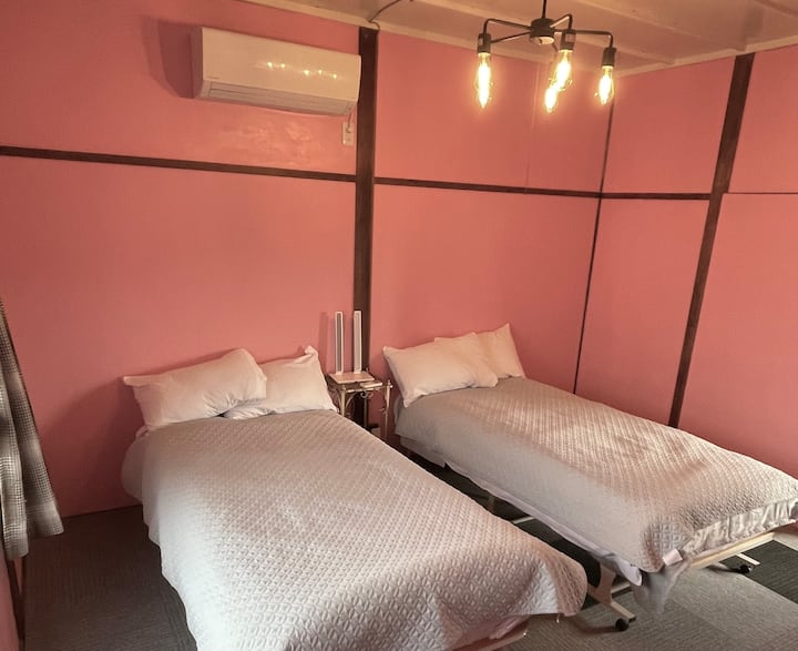 Crossroads Inn Naoshima/2 Retro Rooms宮之浦港徒歩2分直島銭湯隣 - 다마노시