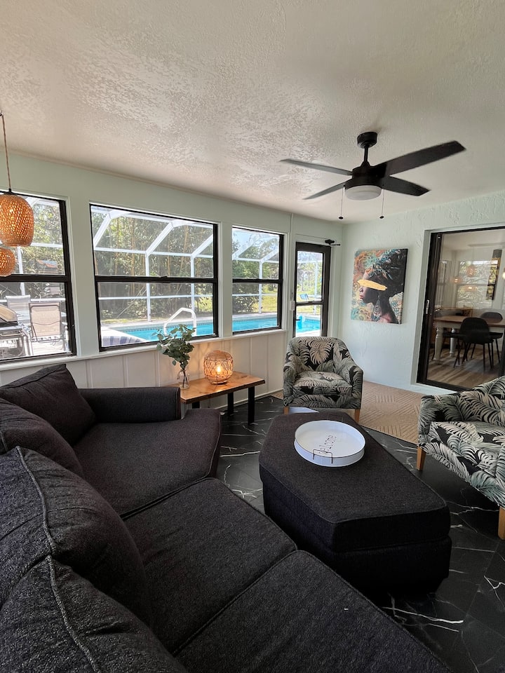 Heated Pool, Cozy 2 Bed-2 Bath House - Englewood