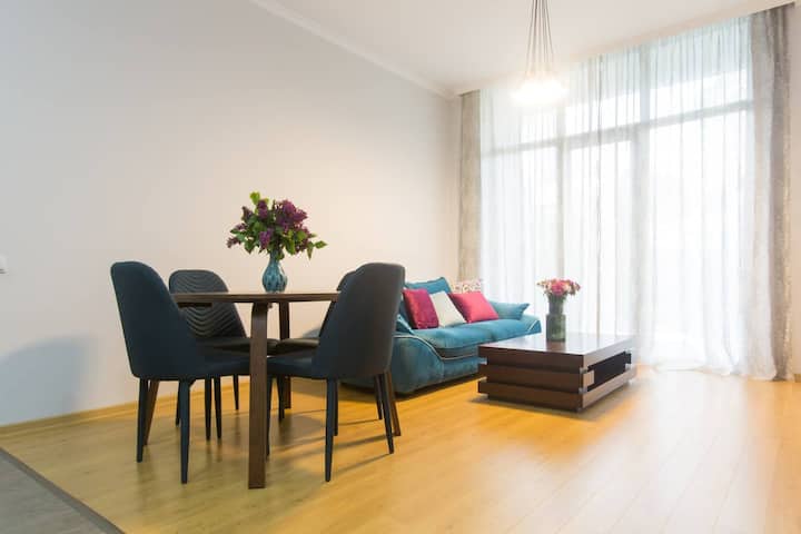 Stylish, Central Apartment In Quiet Neighborhood - Tiflis