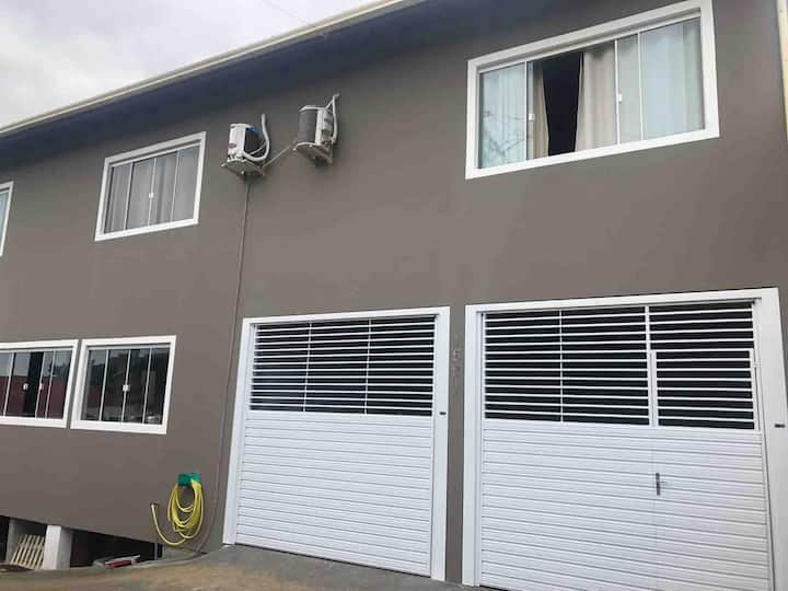 Ap 3 / Estúdio Px Centro Até 4 Pessoas - Garopaba