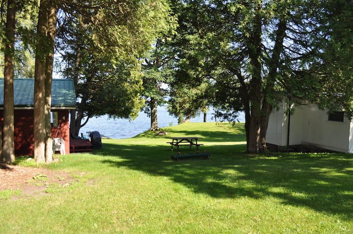 "#4-" Lake Breeze Cottages At The Sandbanks" - - Prince Edward County