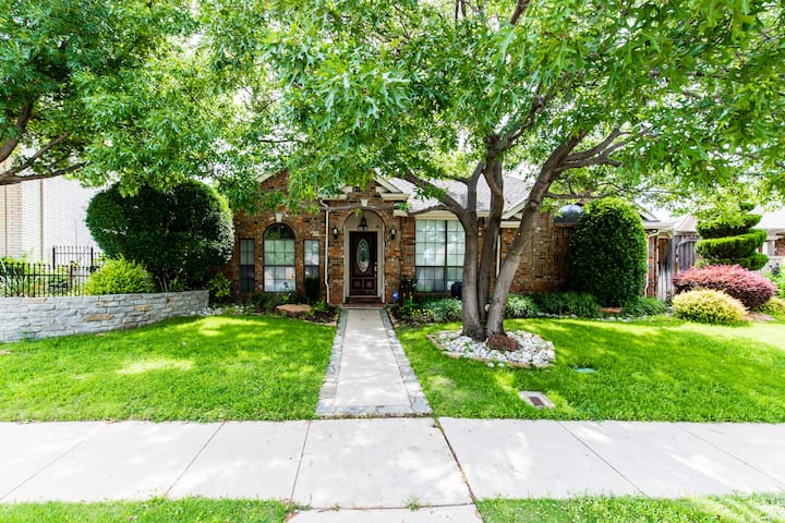 A Beautiful & Quite Home Right Off I-35 High Way - Lewisville, TX