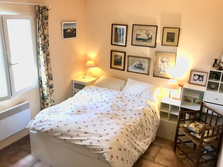 Chambre Double éLégante Avec Salle De Bain Privée. - Arles
