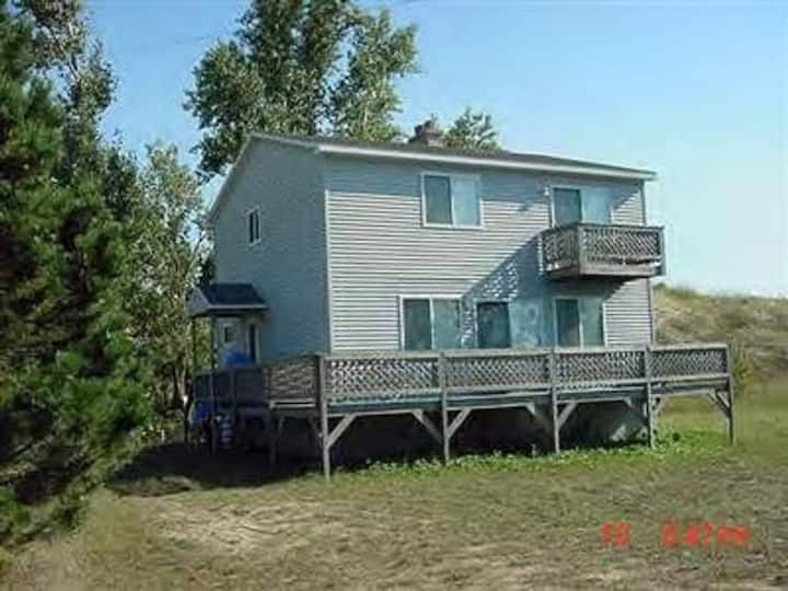 Sand ‘N Surf Cottage - Pentwater, MI
