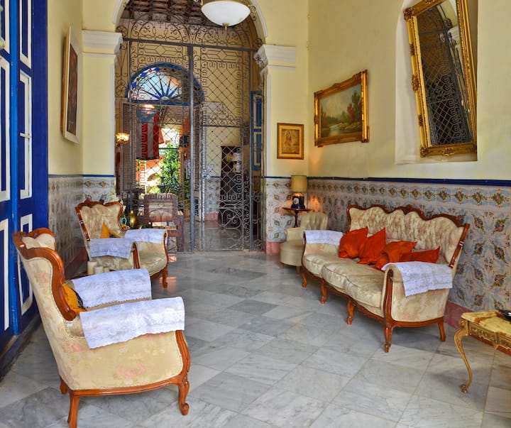 La Casona De Calzada.casa Colonial. - Cuba