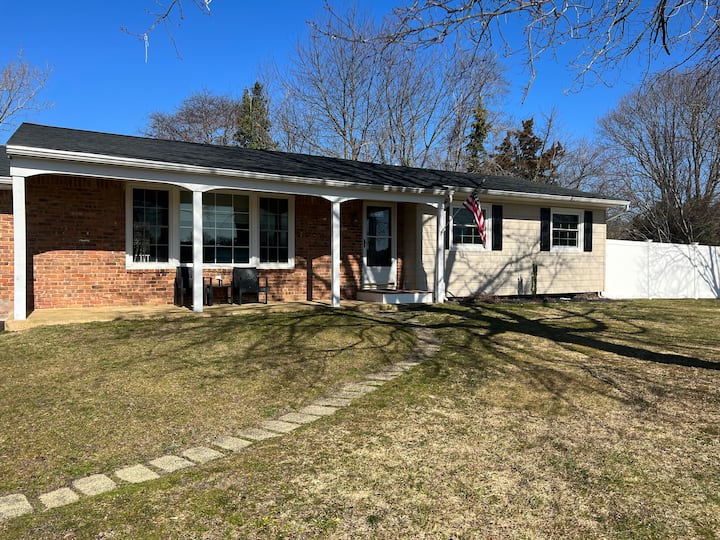 Cozy 3 Br, Fenced, Deck, Grill, Fireplace - Goose point, Manchester Township