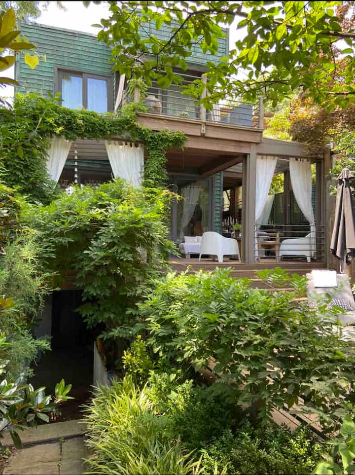 Townhouse/gloverpark-uppergeorgetown/11sl/1parking - Georgetown, DC