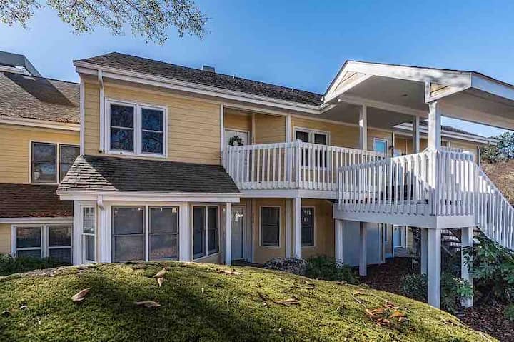 Gated 2 Bed, 2 Bath Townhome Close To Downtown! - Columbia, SC