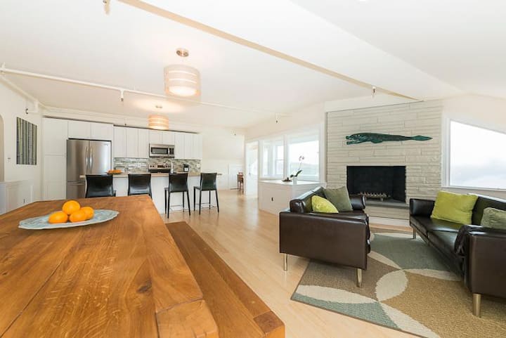 The Penthouse By The Beach With Marsh Views - Hampton Beach, NH