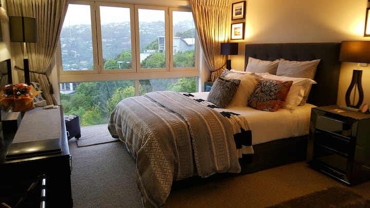 City Views - Affordable Luxury 5kms From The City. - Christchurch