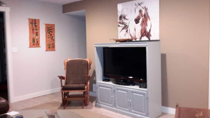 Sunflower Suite - Red Deer