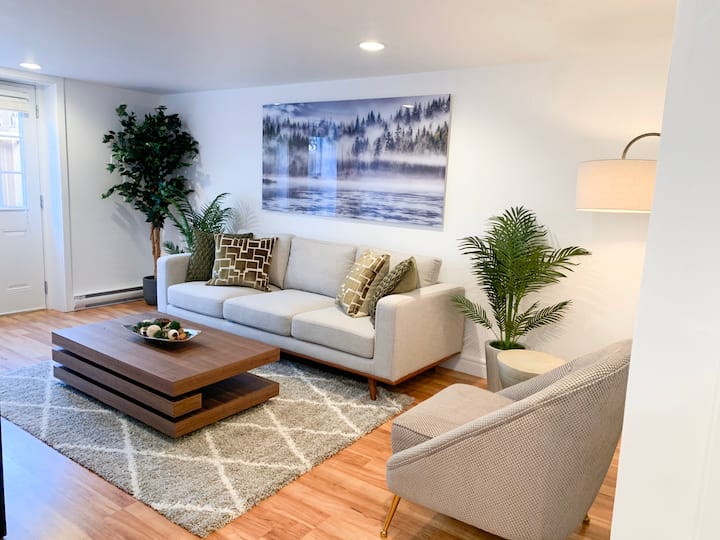 Fresh, Contemporary 2 Bed, Minutes Walk To Beach. - Victoria