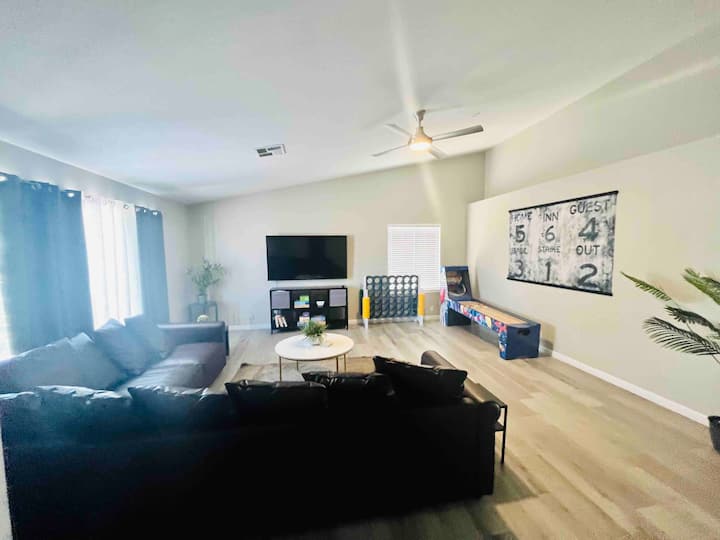 The Glendale Game Day House! - Glendale, AZ