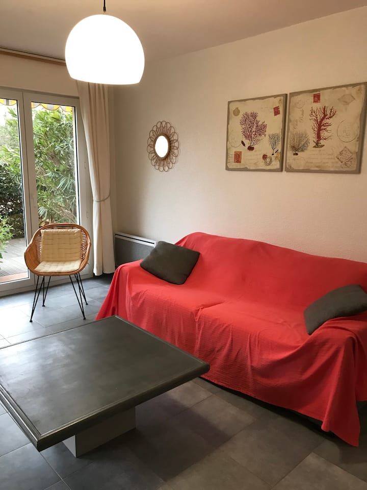 Agréable Appartement De 45m2 En Réz De Jardin - Puget-sur-Argens