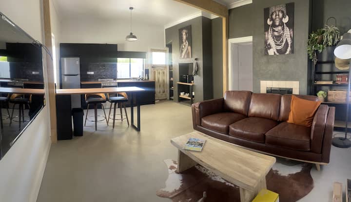 The Salty Fox -Industrial Vibes, Great Location! - Broken Hill