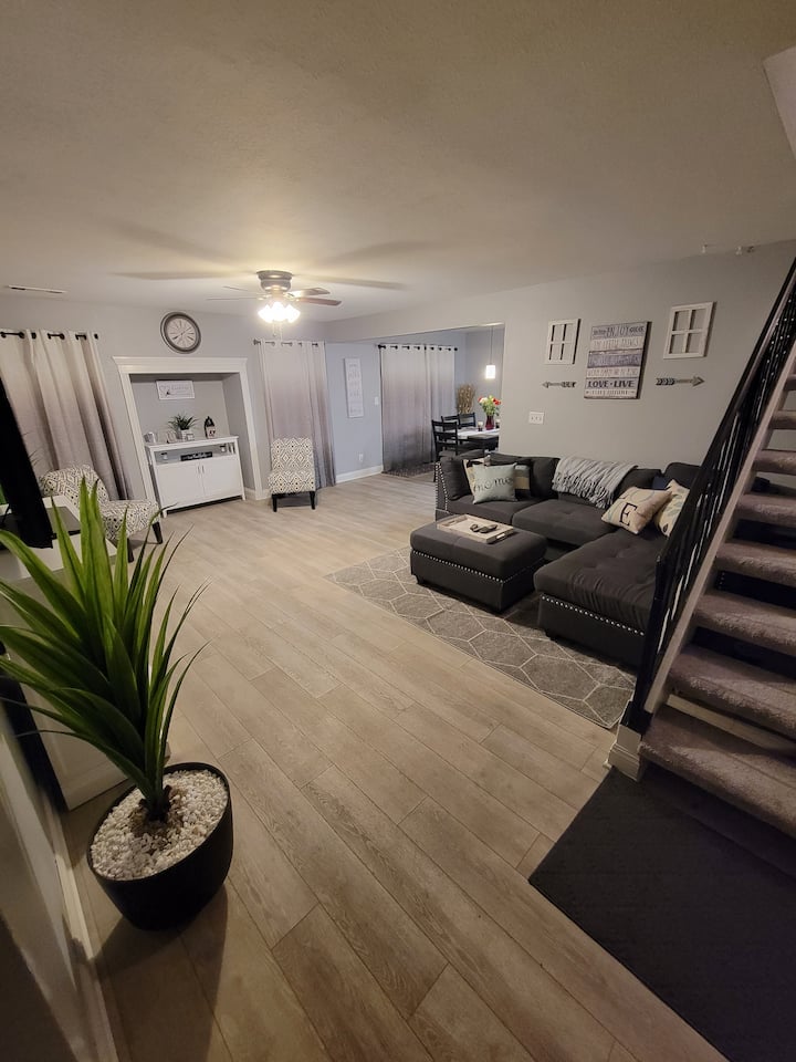 Pet Friendly Room With Private Bathroom - Modesto, CA