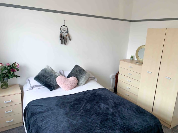 Female Only, Room In Flat Close To City Centre - Birmingham