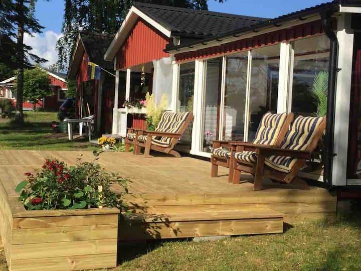 House 150m From Lake, With Sunny Patio And Garden - Ljungby