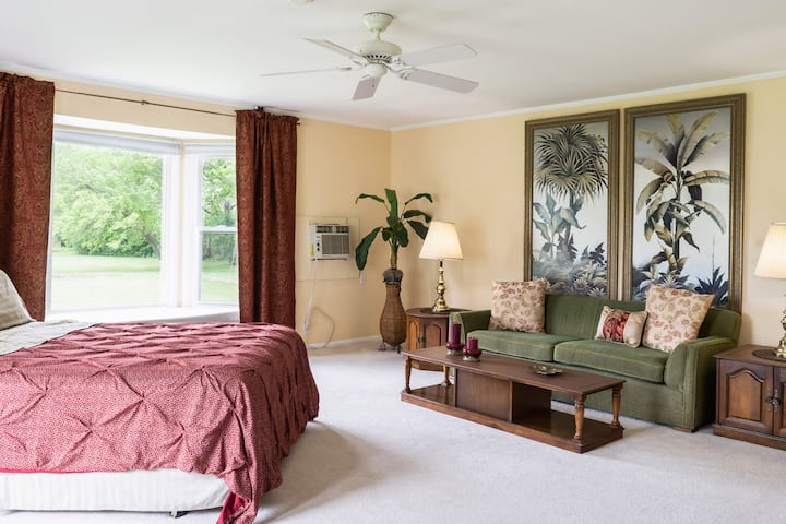 Apartment With Plenty Of Space - Mooresville, IN