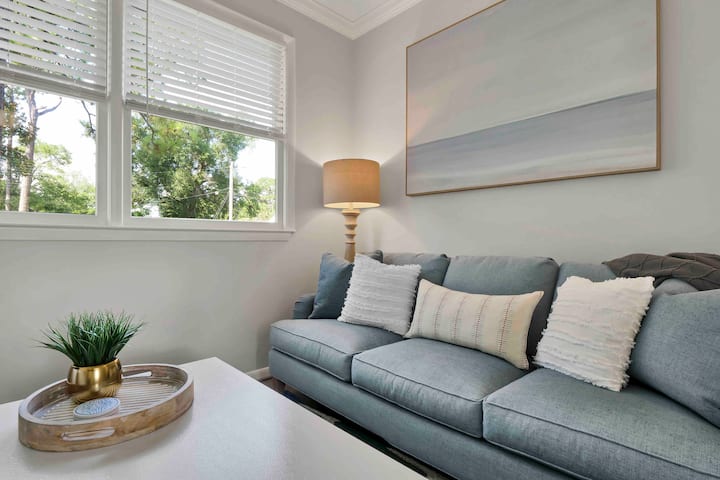 Cozy Cottage: Quiet Neighborhood - Wilmington, NC