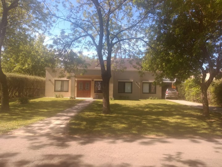 Hermosa Casa De Campo En Asfalto Con Bella Vista - Baradero
