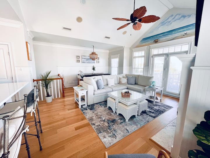 Waves Of Gray-modern Oasis With Elevator - Wrightsville Beach, NC