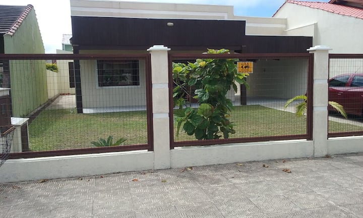 ÓTima Casa Em Nova Tramandaí, Duas Quadras Do Mar! - Tramandaí