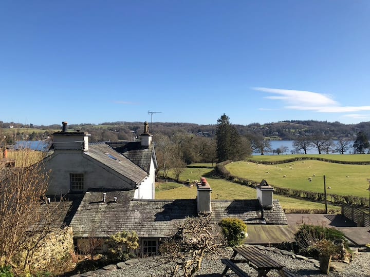 *New Listing* Stunning Views Over Lake Windermere - Coniston