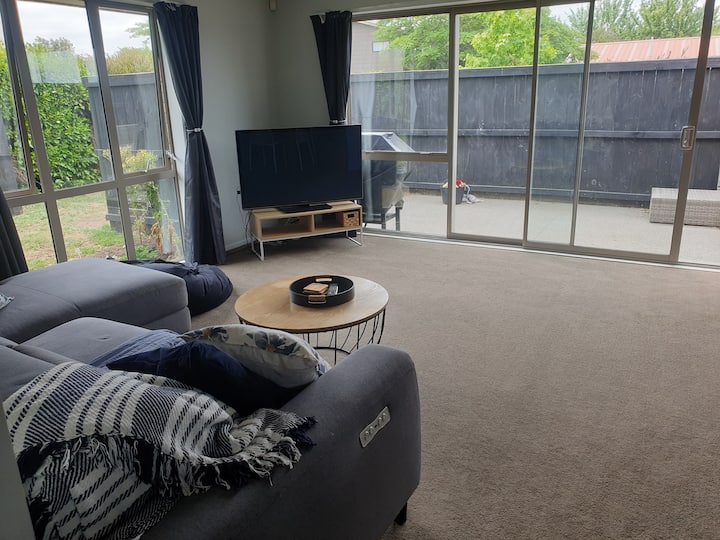 Short Stay In A Warm Home - Rolleston