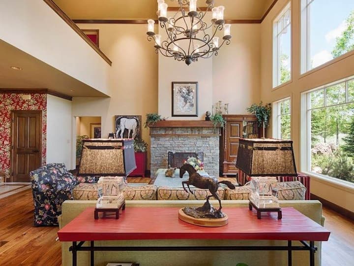 Jug Mountain Manor - Indoor/outdoor Elegance! - 매컬