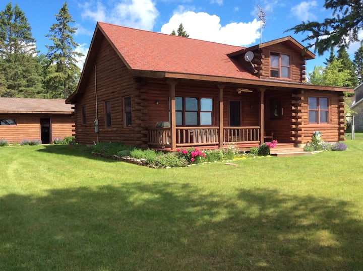 Log House On Michigan Beach. Weekly Only. - Wells State Park, Stephenson