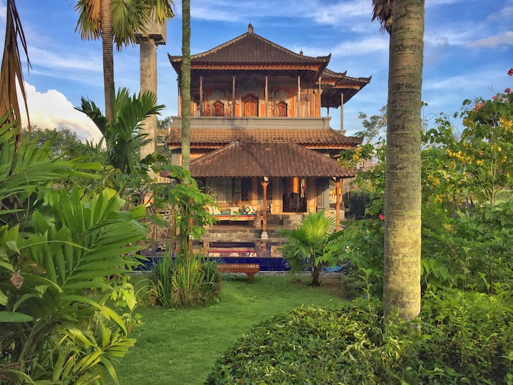 3 Bedroom Exotic Classic Style Villa With Pool - Ubud