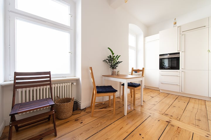 Airy Apartment In Xberg - Berlin