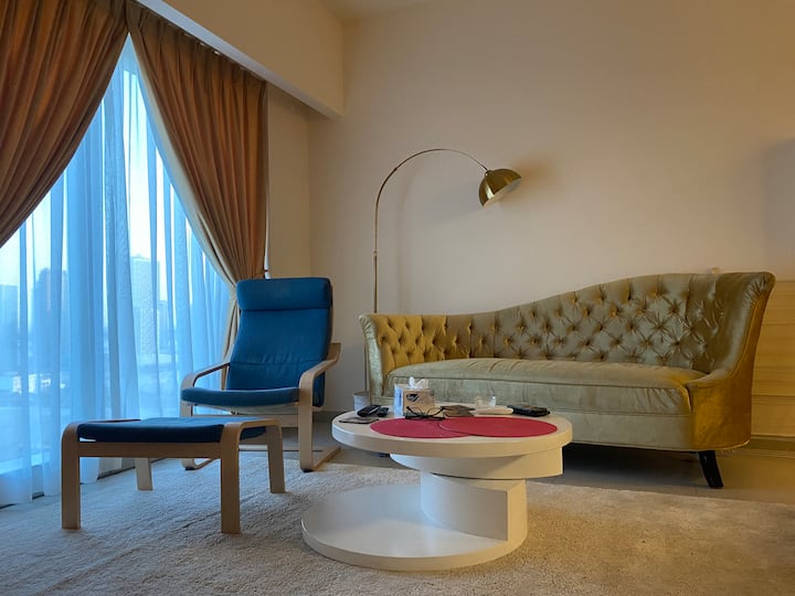 Relaxing 1 Bedroom Apartment In Skyscraper - Abu Dhabi