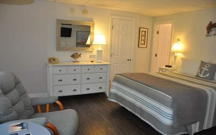 Peaceful Garden Oasis – Queen Room - Wells, ME