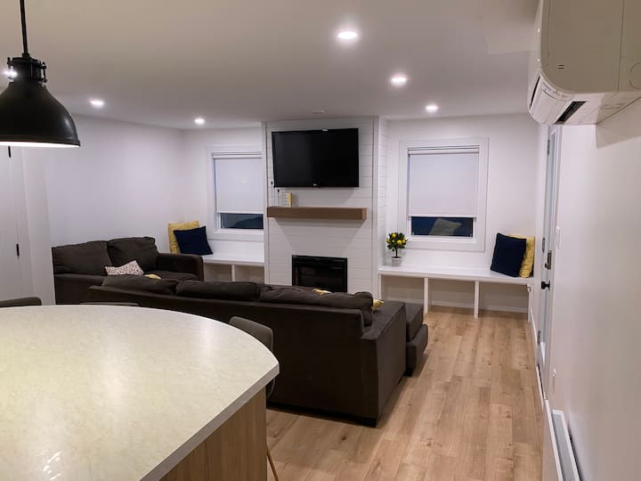 Adorable 2 Bedroom W/ King Bed & Walking Trails - Charlottetown