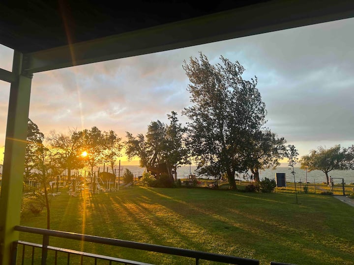 Közvetlen Vízparti Lakás Balatoni Panorámával - Siófok