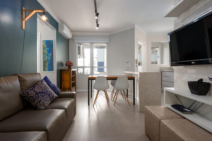 Localização Excelente! 2 Dormitórios E 2 Banheiros - Balneário Camboriú